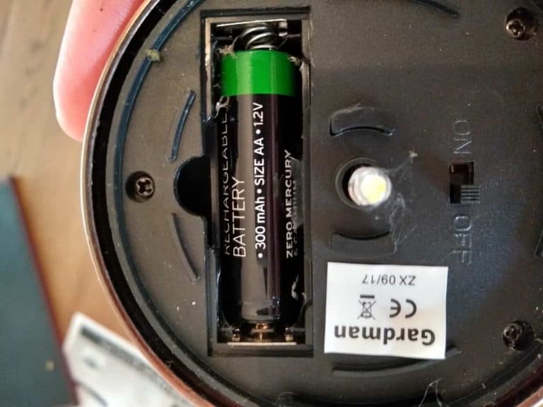 How to Replace Solar Light Batteries – Step by Step With Pictures