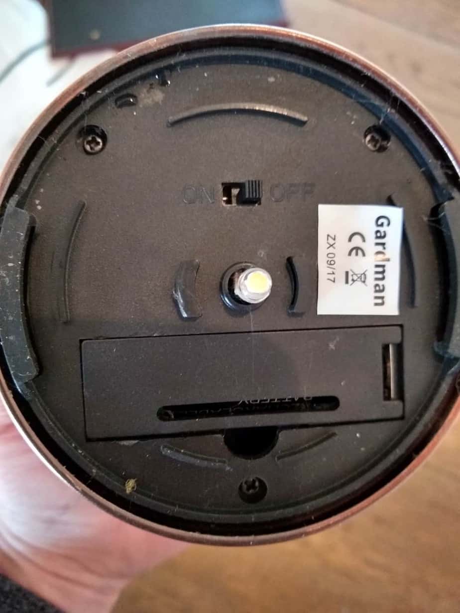 How to Replace Solar Light Batteries – Step by Step With Pictures